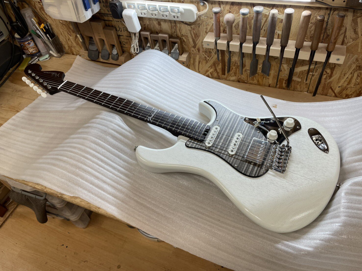 初シグネイチャーギター完成！Y.O.S.Guitars | 無口ちゃん Mukuchi-chan official website